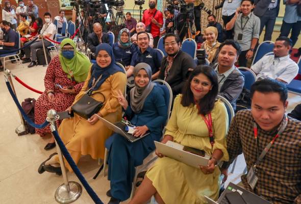 PM saran wartawan jadi contoh ambil dos penggalak | Astro Awani