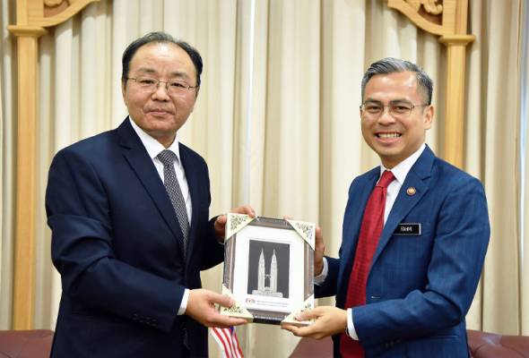 Fahmi terima kunjungan hormat duta China dan Amerika Syarikat | Astro Awani