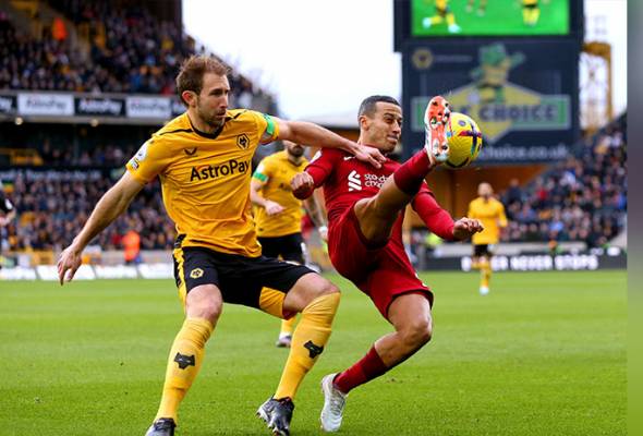 Wolves 3-0 Liverpool: Klopp's woes deepen as Dawson and Neves net in ...