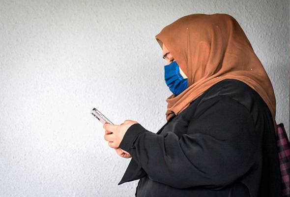 Kes Bella: Siti Bainun nafi gaul cili beri makan pada Bella | Astro Awani