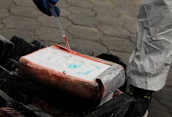 Ecuador guna dadah kokain sebagai bahan binaan | Astro Awani