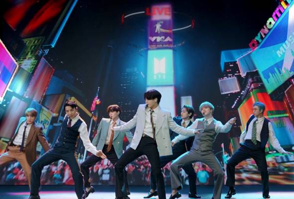 Agensi pengurusan BTS bakal jadi pemegang saham terbesar dalam SM Entertainment | Astro Awani