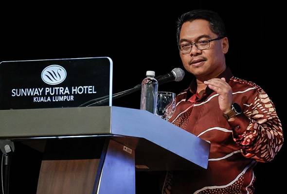 Carian mengenai topik Mustapha Sakmud | Astro Awani