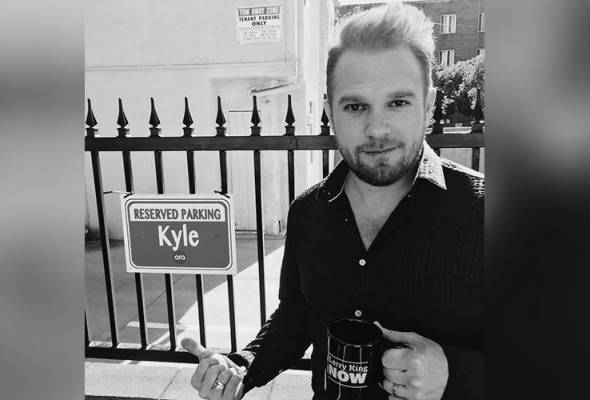 Penulis lagu country, Kyle Jacobs meninggal dunia | Astro Awani