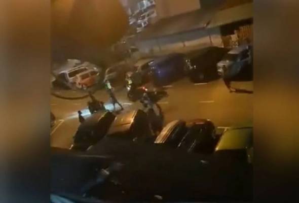 11 ditahan termasuk wanita terlibat pergaduhan di Taman Cendana | Astro ...