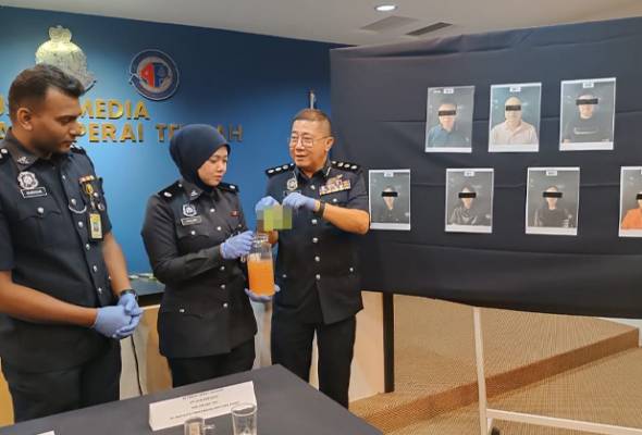 Parti liar: 11 warga asing termasuk 7 wanita berpesta dadah diberkas | Astro Awani