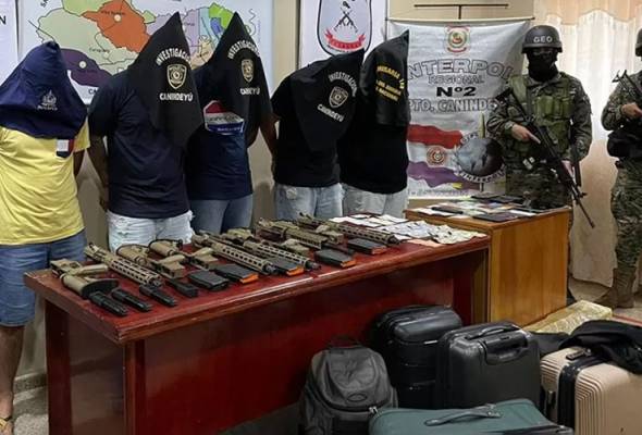 Carian mengenai topik penyeludupan-senjata-api | Astro Awani