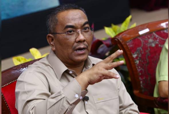 Sanusi tiba di mahkamah, masuk ikut 'pintu belakang' | Astro Awani