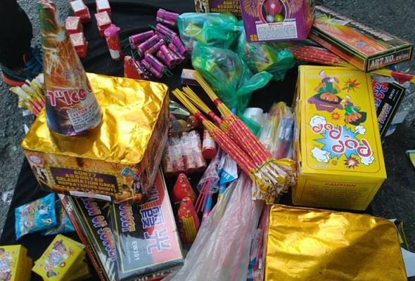 Polis Pahang tolak permohonan jual mercun, bunga api dalam talian ...