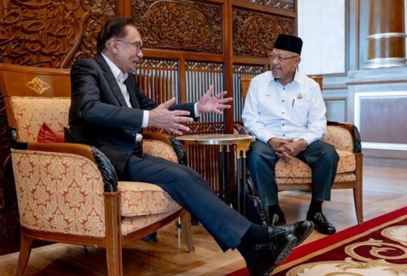 MB Kelantan harap pertemuan dengan PM beri hasil baik | Astro Awani