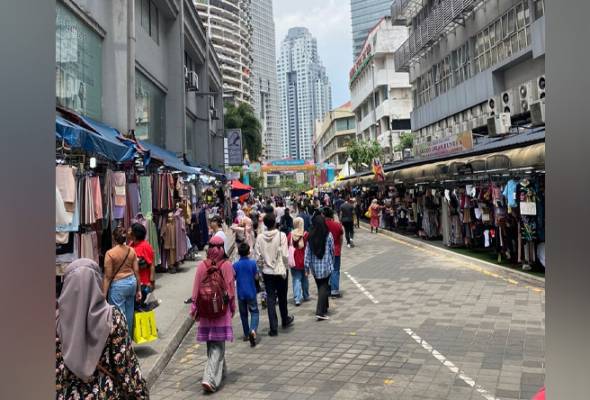 Suasana bazar Jalan TAR sepi kurang pengunjung? | Astro Awani