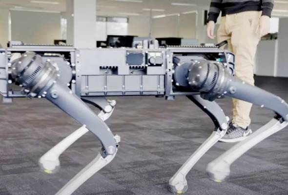This robot is controlled by the power of the mind | AWANI International