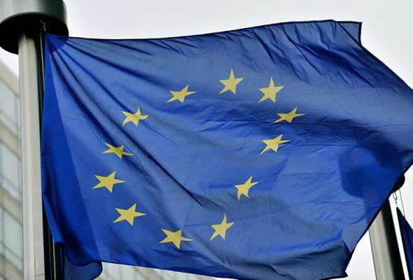 Suruhanjaya EU mansuh sekatan dana EUR10 bilion Hungary | Astro Awani