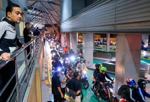 MB Johor puas hati kelancaran trafik di laluan keluar masuk sempadan ...