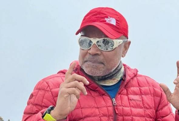 Lagi rakyat Malaysia, RJ Nagarajan berjaya tawan Everest | Astro Awani