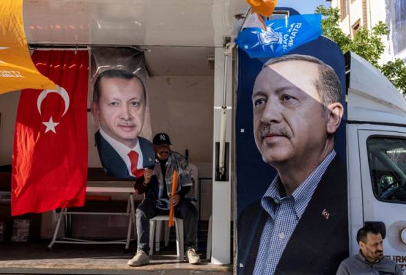 Erdogan party split on economic plan as Turkey runoff looms, sources ...