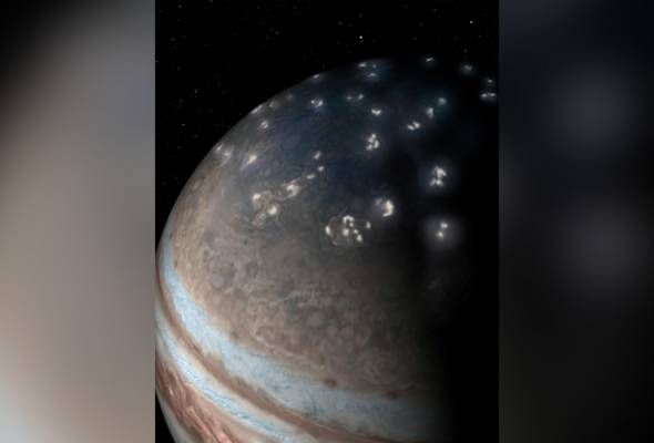 NASA spacecraft documents how Jupiter's lightning resembles Earth's ...