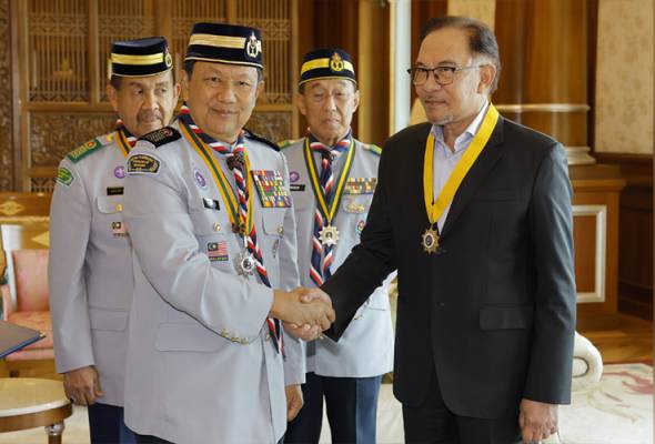 PM Anwar diisytihar Presiden Agung Persekutuan Pengakap Malaysia ... PM Anwar diisytihar Presiden Agung Persekutuan Pengakap Malaysia ...