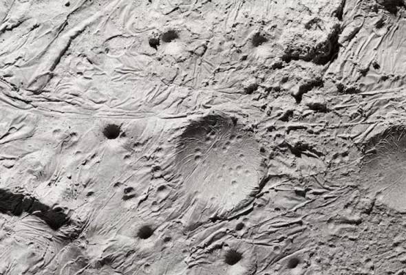Saintis China temukan bahan kaca dari tanah di bulan | Astro Awani