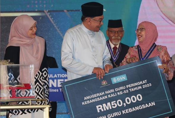 Nuinda dinobat Tokoh Guru Kebangsaan 2023 | Astro Awani