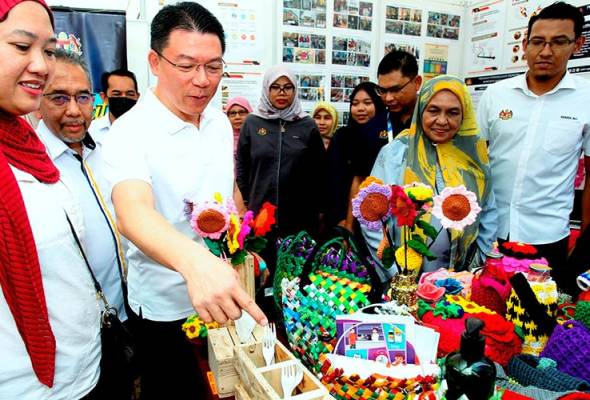 Isu uniform ketat: Jangan jadikan jururawat bahan kritikan - Nga ...