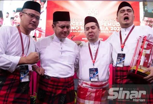 Tangisan perwakilan iringi anugerah kepada Najib | Astro Awani