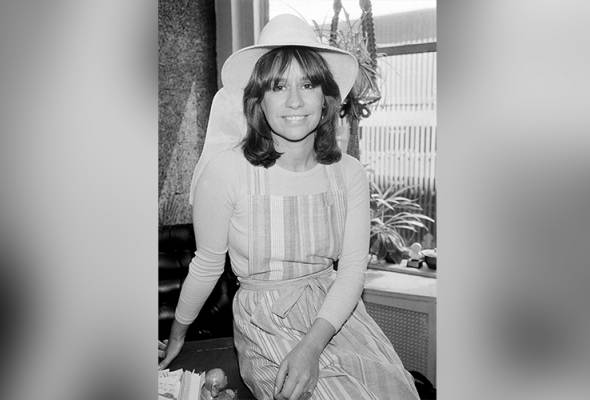 Penyanyi legenda Bossa Nova, Astrud Gilberto meninggal dunia | Astro Awani