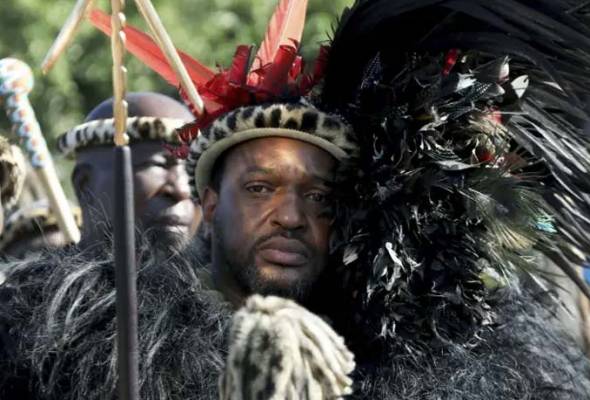 Raja Zulu Misuzulu kaZwelithini alami keracunan makanan | Astro Awani