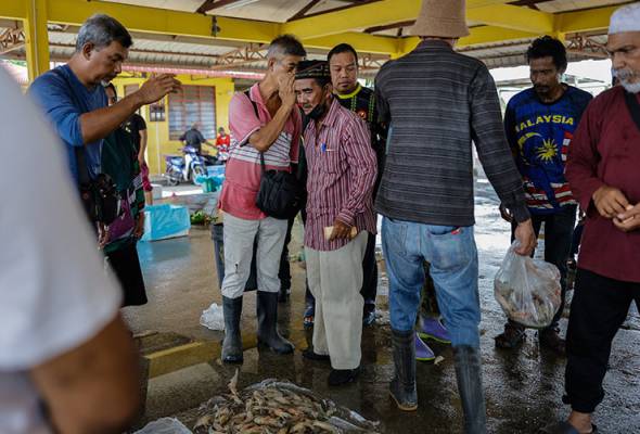 Keunikan Pasar Bisik jadi tarikan pelancong | Astro Awani