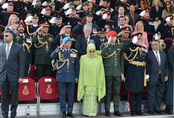 Agong, Queen attend Sovereign Parade for commissioning of Tengku Ahmad ...