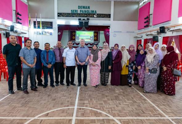 TPM Fadillah Yusof kongsi detik kembali ke sekolah lama di Parit Buntar ...