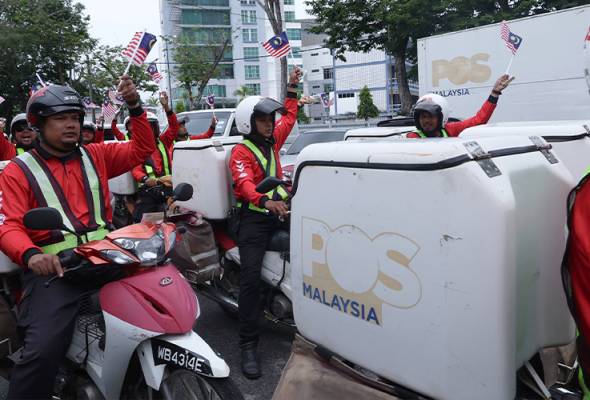 Posmen 'duta kecil' semarakkan semangat patriotik | Astro Awani