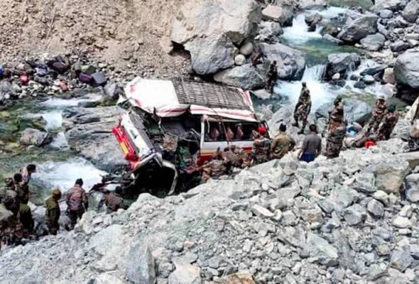 Sembilan tentera India maut kemalangan jatuh gaung | Astro Awani