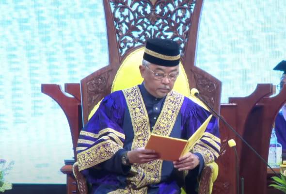 Agong seru IPT main peranan wujudkan akomodasi kaum | Astro Awani