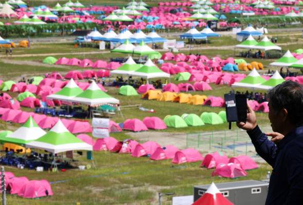 Too hot for K-pop as South Korea scrambles to save scout jamboree ...