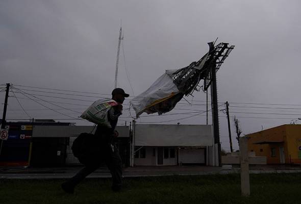 Tropical Storm Hilary releases fury on Southern California | Astro Awani