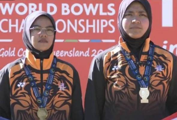 Nur Ain Nabilah-Aleena muncul juara dunia boling padang | Astro Awani