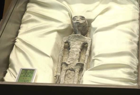 'Alien bodies' presented in Mexican Congress panned as 'stunt' | AWANI ...