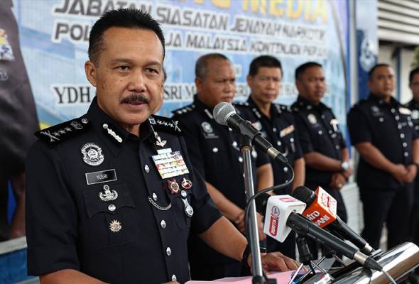 PDRM umum pertukaran 28 pegawai kanan | Astro Awani