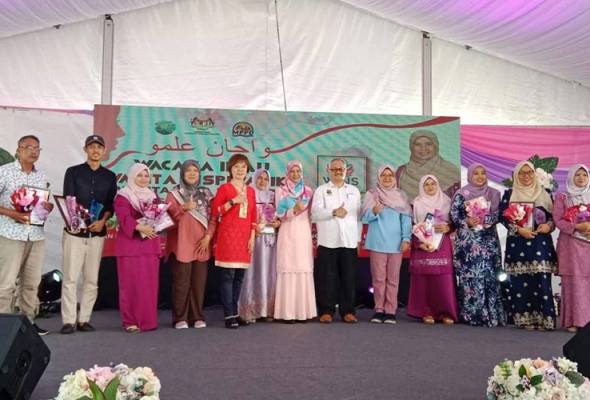 Kanak-kanak kes dera diserah kepada ibu kandung - Exco | Astro Awani