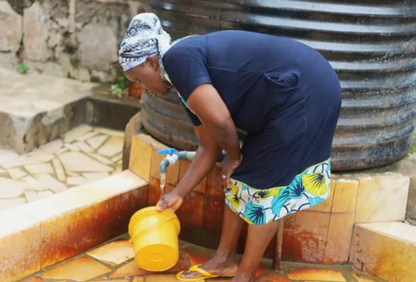 Poisoned wells: Oil pollution haunts Nigerian district for decades ...