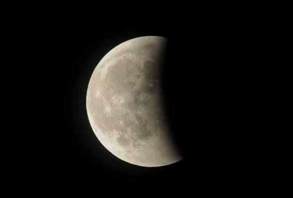 Fenomena gerhana bulan separa: Ini apa yang anda perlu tahu | Astro Awani