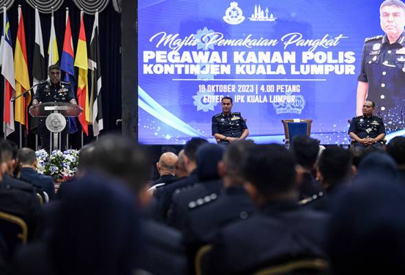 44 pegawai polis KL dinaikkan pangkat DSP, ASP | Astro Awani