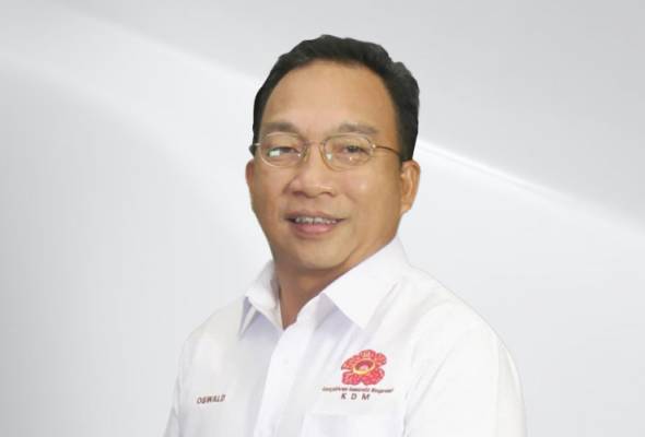 Oswald sifatkan Pandikar Amin umpama 'cacing kepanasan' | Astro Awani