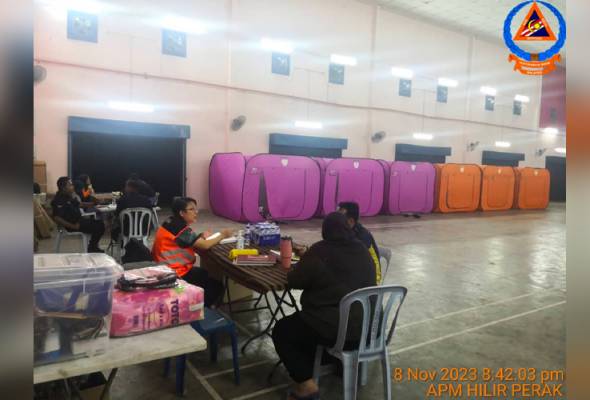 Satu lagi PPS dibuka di Hilir Perak, mangsa banjir 471 orang | Astro Awani