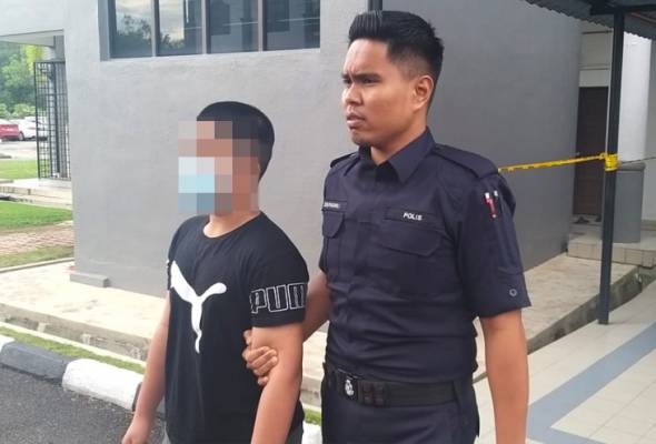 Remaja acu pisau terhadap pemandu e-hailing dibebas dengan jaminan polis | Astro Awani