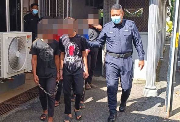 Rogol remaja perempuan: Reman tujuh lelaki disambung | Astro Awani