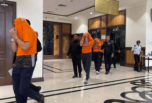 SPRM tahan empat penguat kuasa terima rasuah keluar 'lesen terbang ...