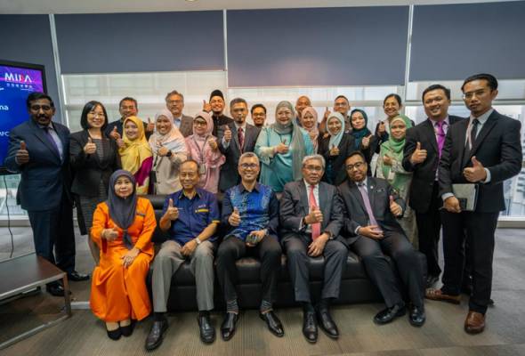 Pusat Memudah Cara Pelaburan Malaysia beroperasi 1 Dis - MIDA | Astro Awani