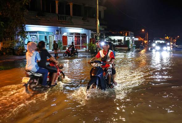 711 mangsa banjir Pasir Mas masih berada di empat PPS malam ini | Astro ...